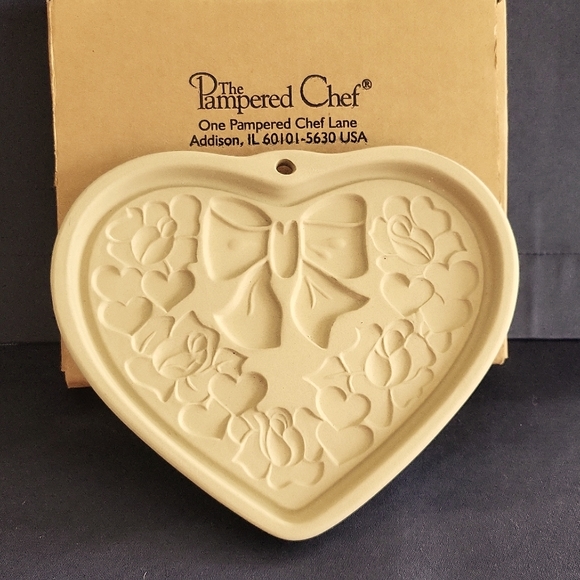 The Pampered Chef | Kitchen | Nib Pampered Chef Spring Wreath Stoneware ...
